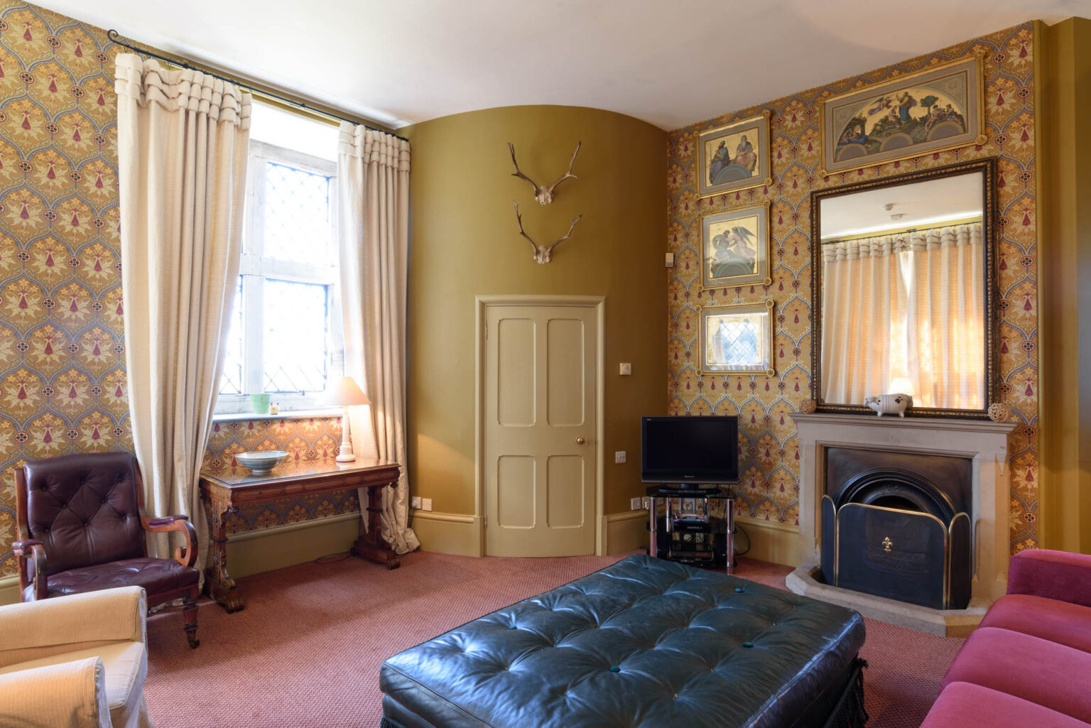 Hunting Tower: 16th Century Holiday Cottage, Bakewell, Peak District ...