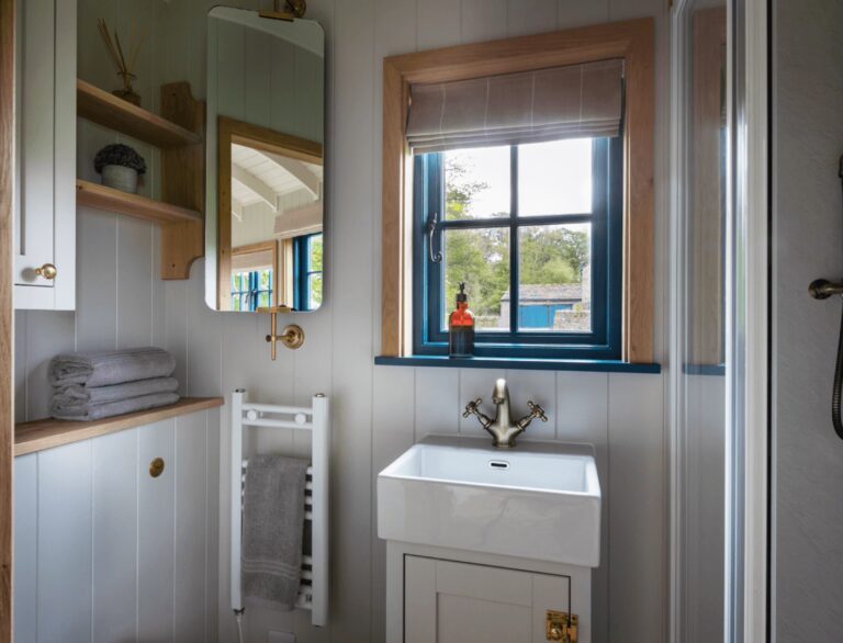 Oak Tree | Shepherd's Huts | Chatsworth Escapes